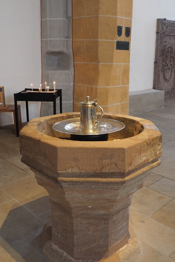 Station 23 - Taufbecken | Evang.-Luth. Kirchengemeinde Schwabach St. Martin